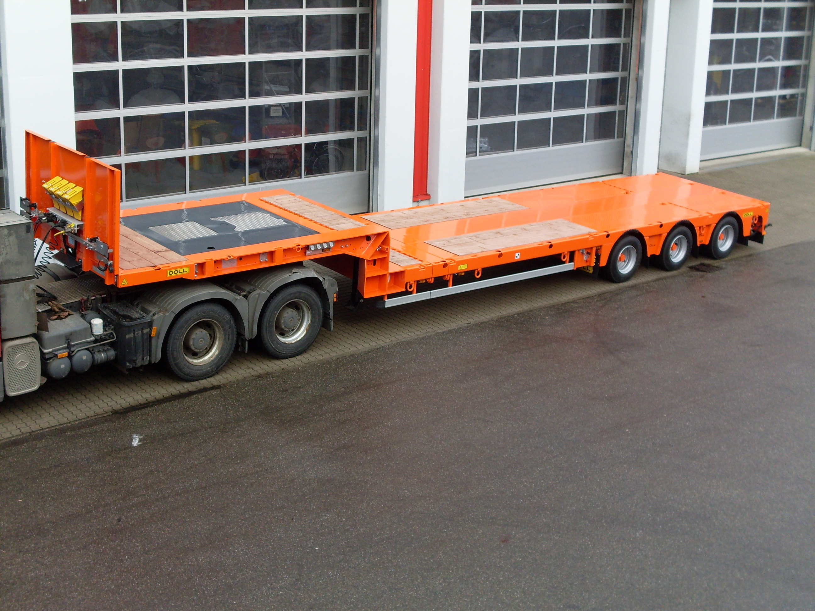 Tráilers especiales - DOLL VARIO S3H